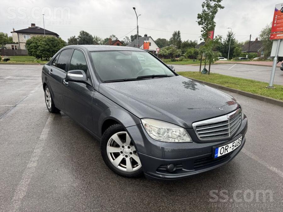 Серый Мерседес Ц 220 2008 в Елгава, объемом двигателя 2.20 л и пробегом 312 тыс. км за 3270 €, фото 3 на AUTOMOTO.COM.LV
