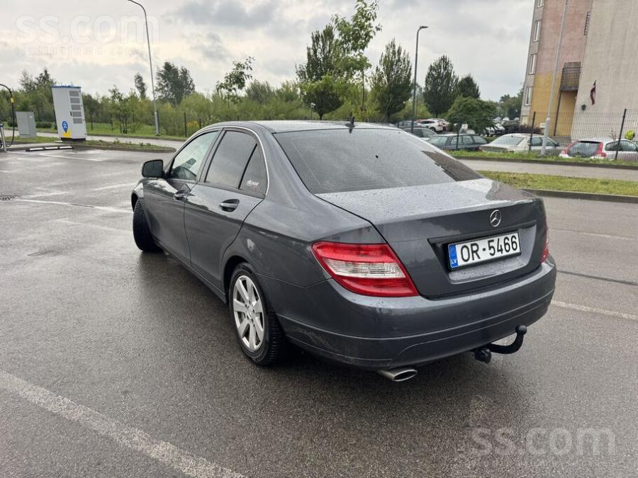 Серый Мерседес Ц 220 2008 в Елгава, объемом двигателя 2.20 л и пробегом 312 тыс. км за 3270 €, фото 4 на AUTOMOTO.COM.LV
