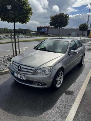 Pelēks Mercedes-Benz c-220 2008 Kauņa, ar dzinēja tilpumu 2.15 L un nobraukumu 264 tūkst. km par 4200 €, foto  vietnē AUTOMOTO.COM.LV