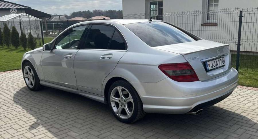 Grey Mercedes-Benz c-220 2008 in Klaipeda, with an engine capacity of 2.20 L and mileage of 307 thousand km for 5200 €, photo 3 on AUTOMOTO.COM.LV