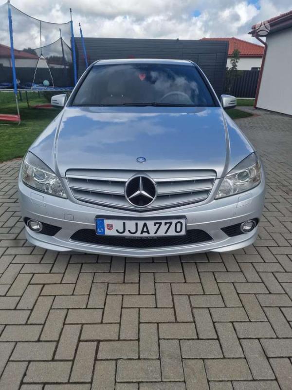 Pelēks Mercedes-Benz c-220 2008 Klaipėda, ar dzinēja tilpumu 2.20 L un nobraukumu 307 tūkst. km par 5200 €, foto 1 vietnē AUTOMOTO.COM.LV