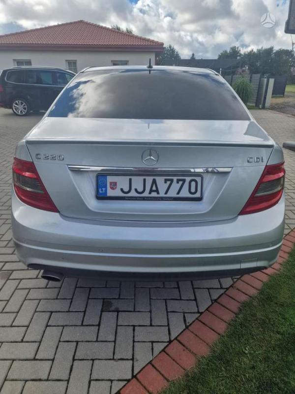 Pelēks Mercedes-Benz c-220 2008 Klaipėda, ar dzinēja tilpumu 2.20 L un nobraukumu 307 tūkst. km par 5200 €, foto 7 vietnē AUTOMOTO.COM.LV