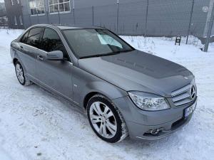 Grey Mercedes-Benz c-220 2009 in Vilnius, with an engine capacity of 2.15 L and mileage of 248 thousand km for 4200 €, photo 3 on AUTOMOTO.COM.LV