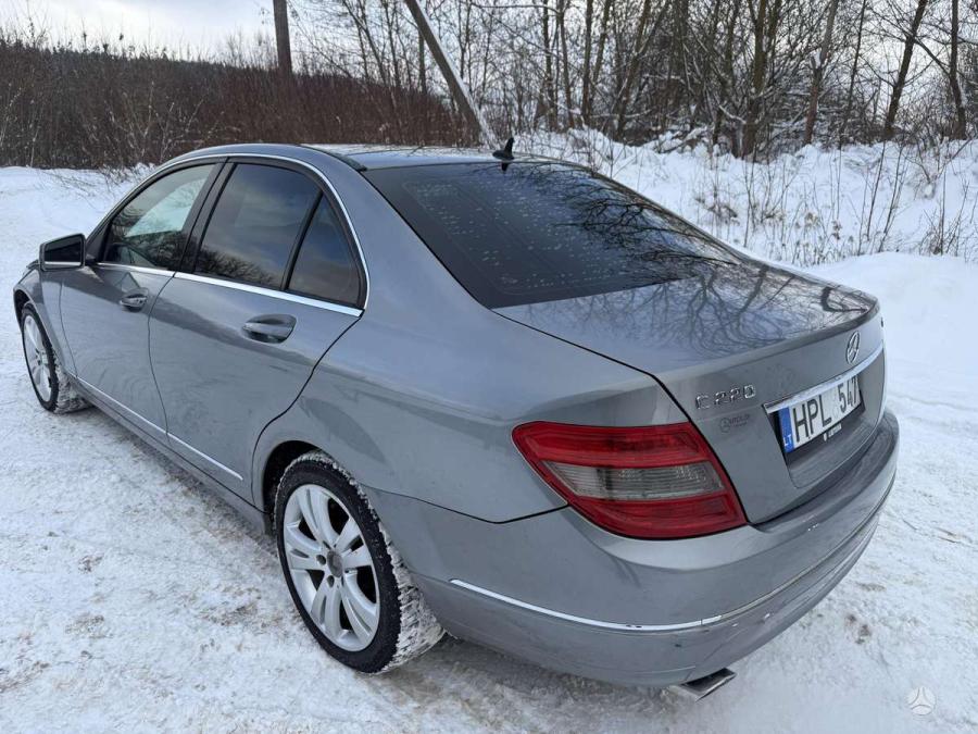 Grey Mercedes-Benz c-220 2009 in Vilnius, with an engine capacity of 2.15 L and mileage of 248 thousand km for 4200 €, photo 6 on AUTOMOTO.COM.LV