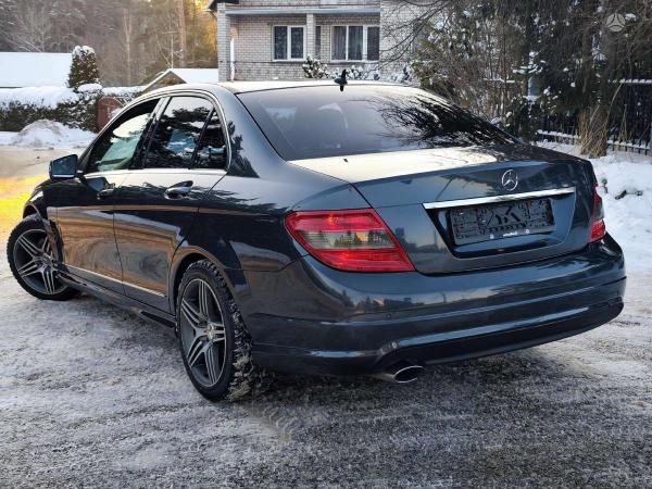 Pelēks Mercedes-Benz c-220 2009 Anykščiai, ar dzinēja tilpumu 2.20 L un nobraukumu 320 tūkst. km par 4150 €, foto 3 vietnē AUTOMOTO.COM.LV