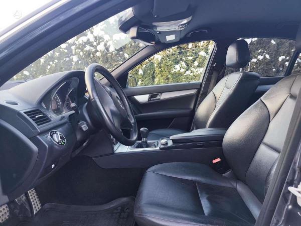 Pelēks Mercedes-Benz c-220 2009 Anykščiai, ar dzinēja tilpumu 2.20 L un nobraukumu 320 tūkst. km par 4150 €, foto 6 vietnē AUTOMOTO.COM.LV