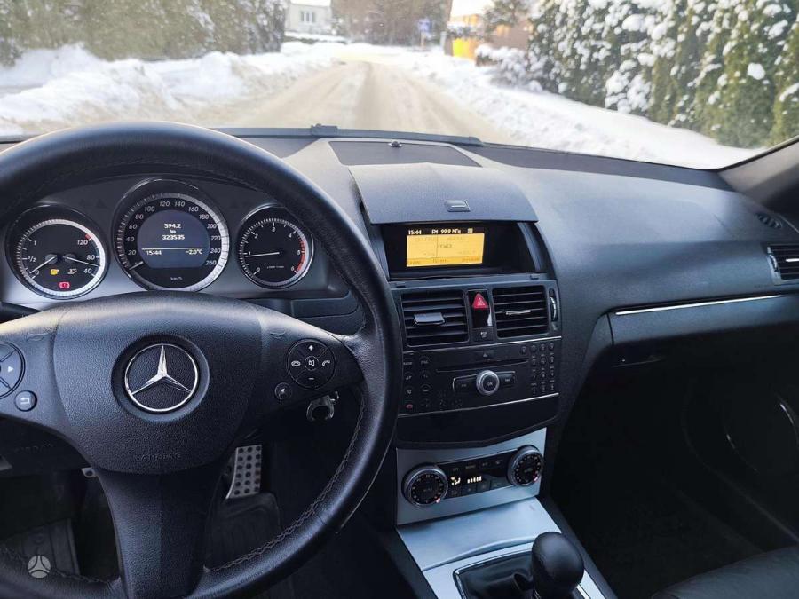 Grey Mercedes-Benz c-220 2009 in Anyksciai, with an engine capacity of 2.20 L and mileage of 320 thousand km for 4150 €, photo 7 on AUTOMOTO.COM.LV