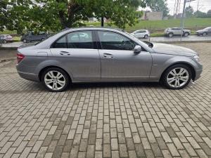 Pelēks Mercedes-Benz c-220 2009 Viļņa, ar dzinēja tilpumu 2.15 L un nobraukumu 345 tūkst. km par 2000 €, foto 4 vietnē AUTOMOTO.COM.LV