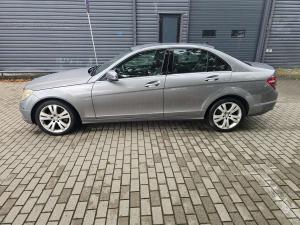 Pelēks Mercedes-Benz c-220 2009 Viļņa, ar dzinēja tilpumu 2.15 L un nobraukumu 345 tūkst. km par 2000 €, foto 8 vietnē AUTOMOTO.COM.LV