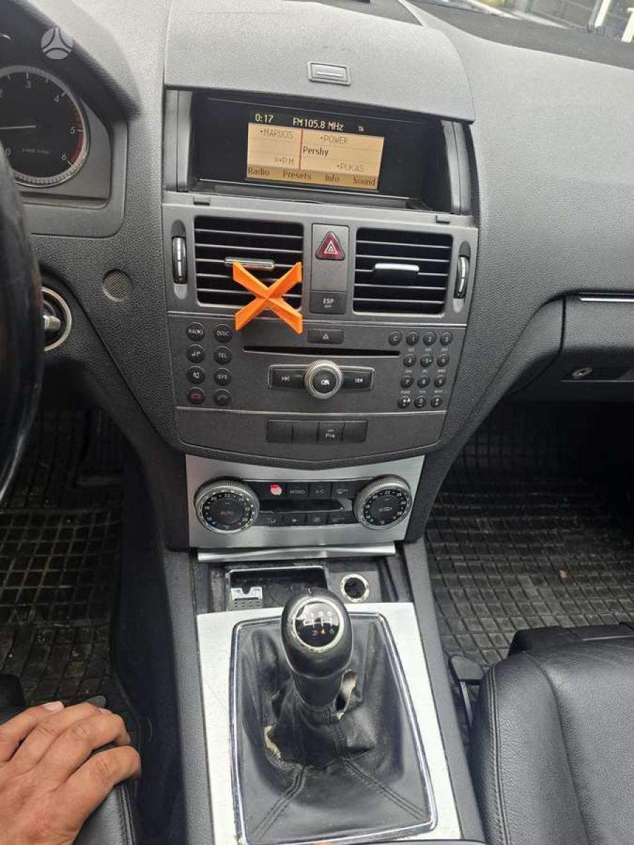 Pelēks Mercedes-Benz c-220 2009 Viļņa, ar dzinēja tilpumu 2.15 L un nobraukumu 345 tūkst. km par 2000 €, foto 12 vietnē AUTOMOTO.COM.LV