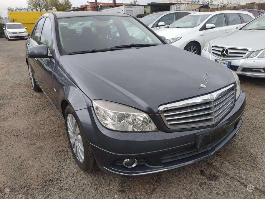 Grey Mercedes-Benz c-220 2010 in Panevezys, with an engine capacity of 2.15 L and mileage of 235 thousand km for 5900 €, photo 3 on AUTOMOTO.COM.LV