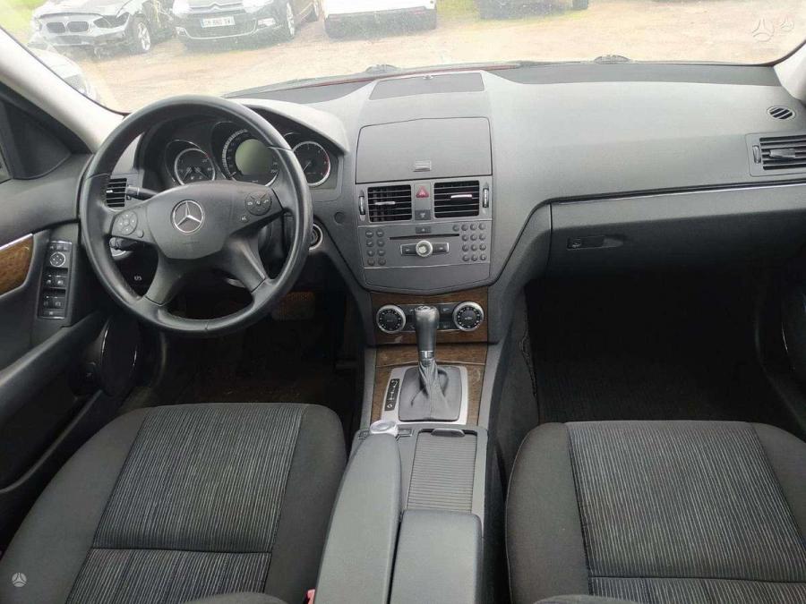 Grey Mercedes-Benz c-220 2010 in Panevezys, with an engine capacity of 2.15 L and mileage of 235 thousand km for 5900 €, photo 15 on AUTOMOTO.COM.LV