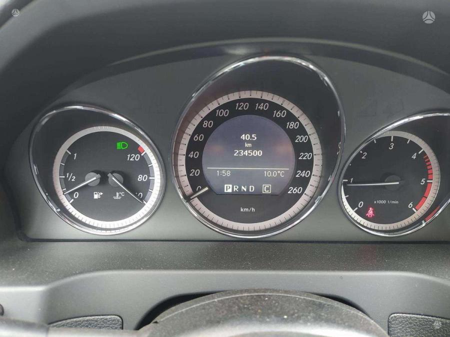 Grey Mercedes-Benz c-220 2010 in Panevezys, with an engine capacity of 2.15 L and mileage of 235 thousand km for 5900 €, photo 25 on AUTOMOTO.COM.LV