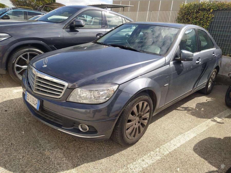 Grey Mercedes-Benz c-220 2010 in Panevezys, with an engine capacity of 2.15 L and mileage of 235 thousand km for 5900 €, photo 32 on AUTOMOTO.COM.LV
