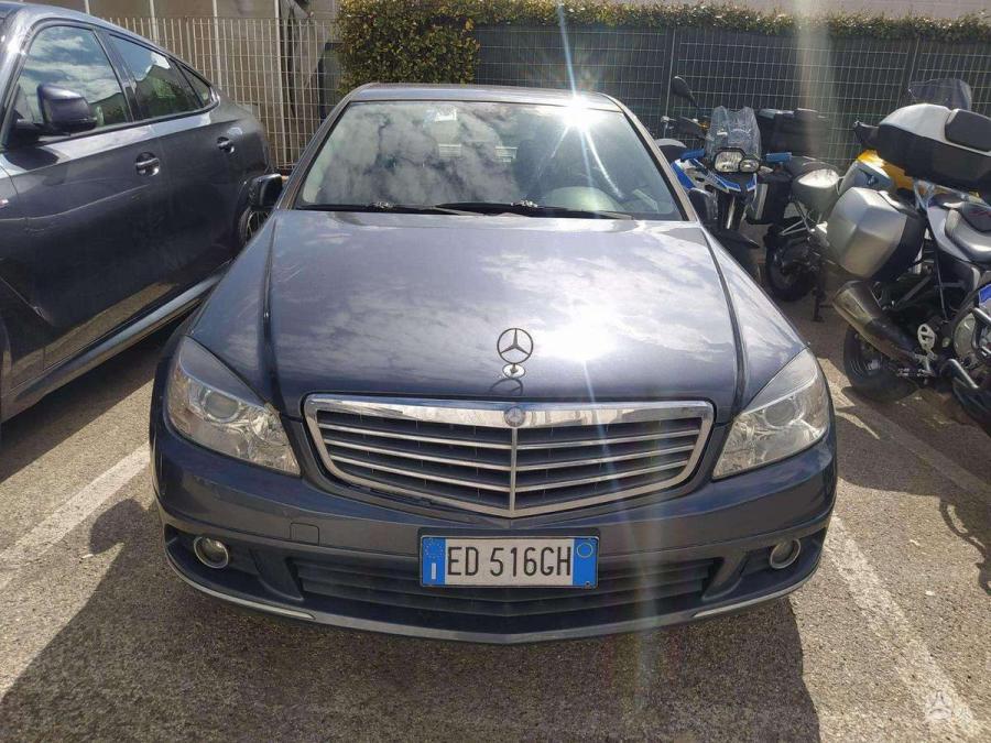 Grey Mercedes-Benz c-220 2010 in Panevezys, with an engine capacity of 2.15 L and mileage of 235 thousand km for 5900 €, photo 34 on AUTOMOTO.COM.LV