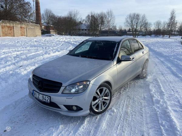Grey Mercedes-Benz c-220 2010 in Kaunas, with an engine capacity of 2.10 L and mileage of 280 thousand km for 3950 €, photo 1 on AUTOMOTO.COM.LV