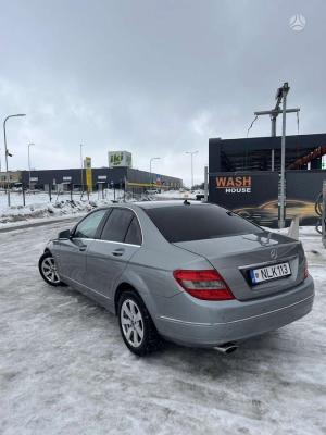 Pelēks Mercedes-Benz c-220 2010 Kauņa, ar dzinēja tilpumu 2.14 L un nobraukumu 261 tūkst. km par 5600 €, foto 3 vietnē AUTOMOTO.COM.LV