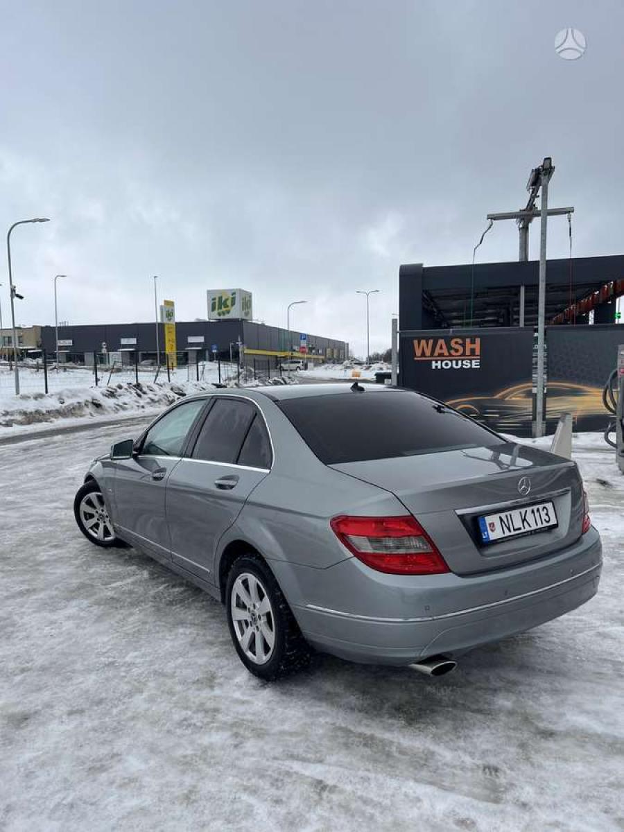 Pelēks Mercedes-Benz c-220 2010 Kauņa, ar dzinēja tilpumu 2.14 L un nobraukumu 261 tūkst. km par 5600 €, foto 3 vietnē AUTOMOTO.COM.LV