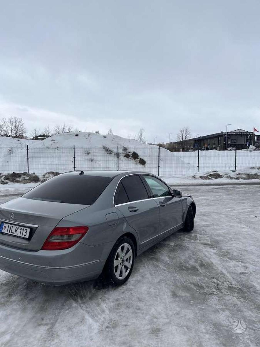 Pelēks Mercedes-Benz c-220 2010 Kauņa, ar dzinēja tilpumu 2.14 L un nobraukumu 261 tūkst. km par 5600 €, foto 5 vietnē AUTOMOTO.COM.LV