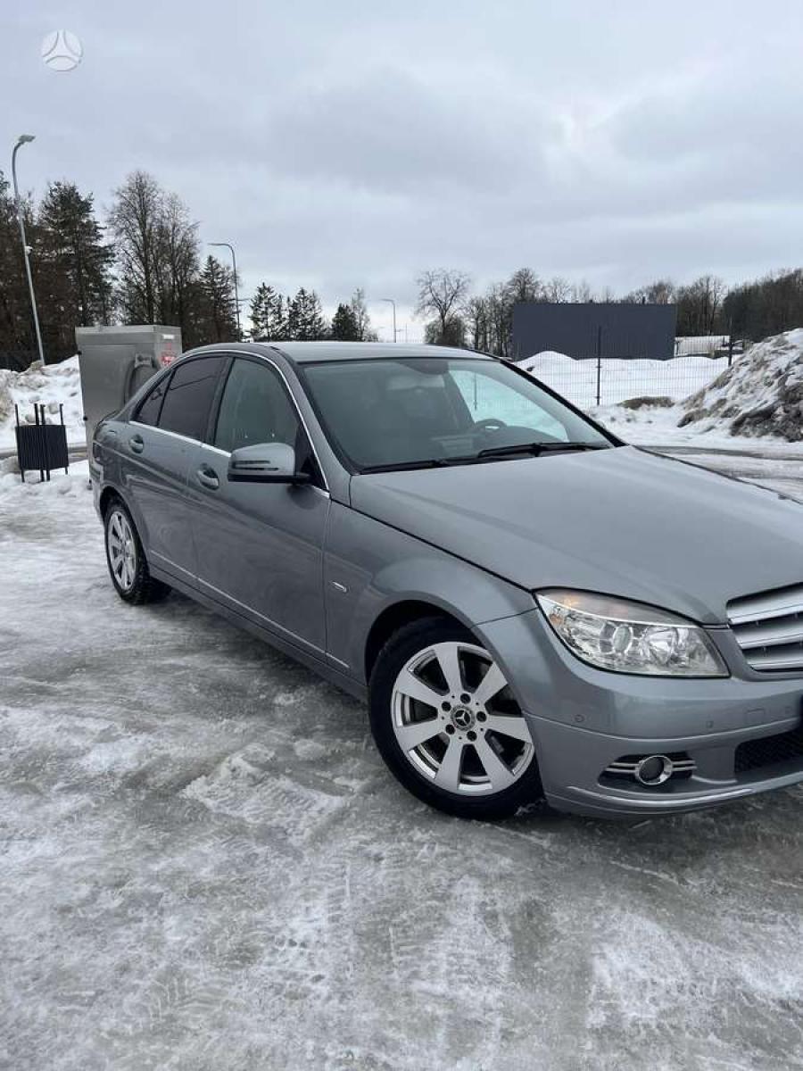 Pelēks Mercedes-Benz c-220 2010 Kauņa, ar dzinēja tilpumu 2.14 L un nobraukumu 261 tūkst. km par 5600 €, foto 6 vietnē AUTOMOTO.COM.LV