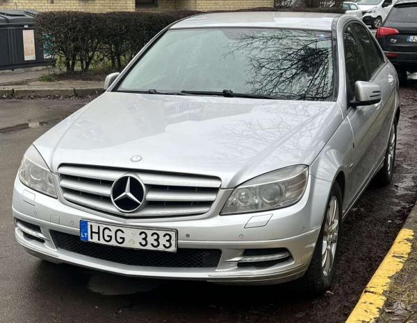 Pelēks Mercedes-Benz c-220 2010 Kauņa, ar dzinēja tilpumu 2.14 L un nobraukumu 264 tūkst. km par 1995 €, foto 1 vietnē AUTOMOTO.COM.LV