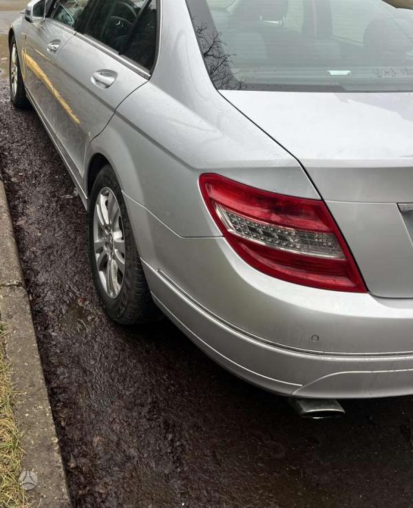 Pelēks Mercedes-Benz c-220 2010 Kauņa, ar dzinēja tilpumu 2.14 L un nobraukumu 264 tūkst. km par 1995 €, foto 5 vietnē AUTOMOTO.COM.LV