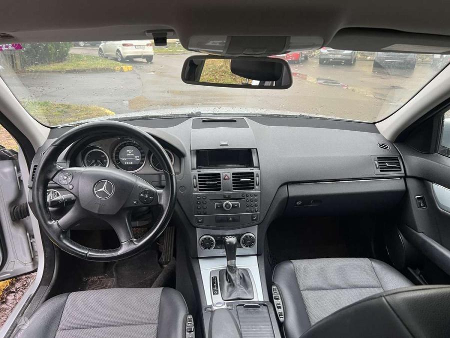 Grey Mercedes-Benz c-220 2010 in Kaunas, with an engine capacity of 2.14 L and mileage of 264 thousand km for 1995 €, photo 7 on AUTOMOTO.COM.LV