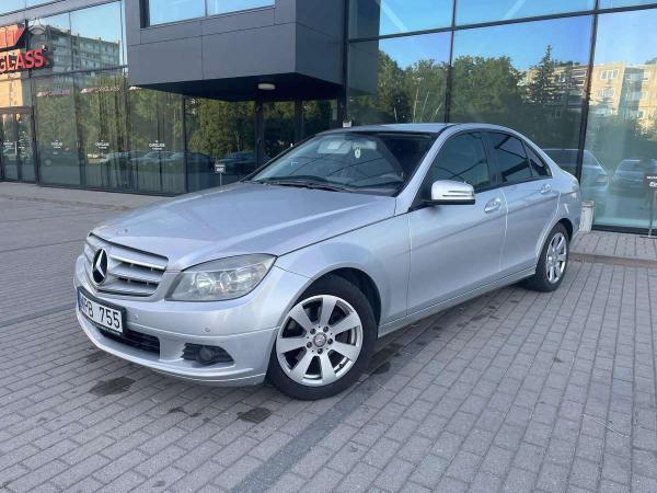 Grey Mercedes-Benz c-220 2010 in Kaunas, with an engine capacity of 2.20 L and mileage of 290 thousand km for 4450 €, photo 2 on AUTOMOTO.COM.LV