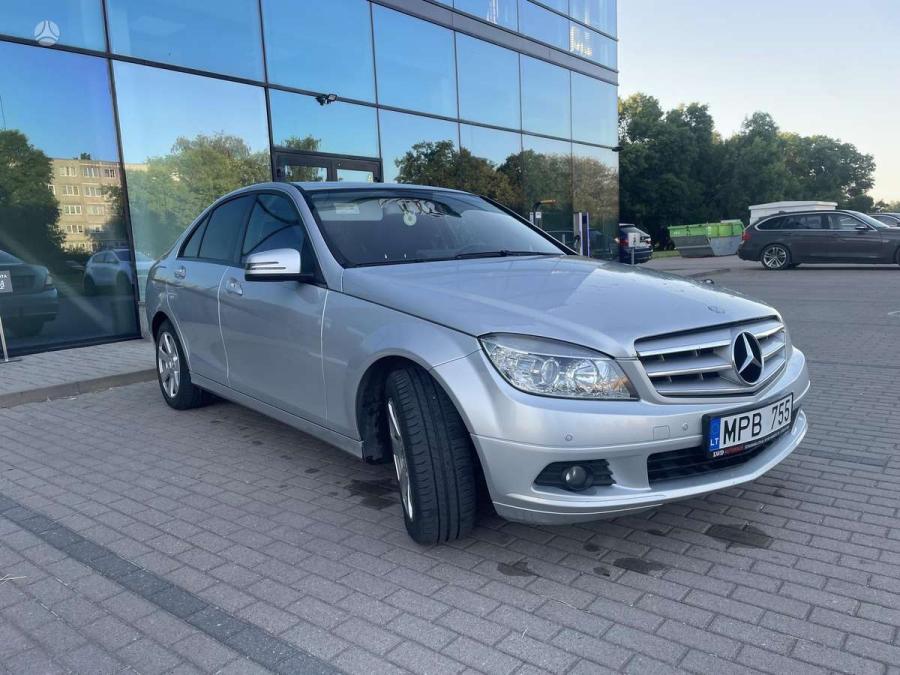 Pelēks Mercedes-Benz c-220 2010 Kauņa, ar dzinēja tilpumu 2.20 L un nobraukumu 290 tūkst. km par 4450 €, foto 4 vietnē AUTOMOTO.COM.LV