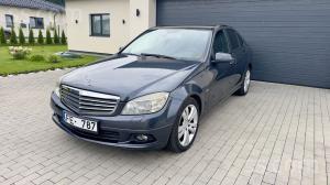 Pelēks Mercedes-Benz c-220 2010 Rīga, ar dzinēja tilpumu 2.10 L un nobraukumu 264 tūkst. km par 5600 €, foto 3 vietnē AUTOMOTO.COM.LV