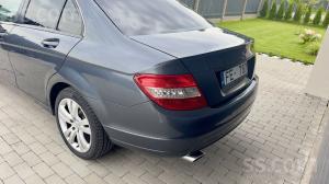 Pelēks Mercedes-Benz c-220 2010 Rīga, ar dzinēja tilpumu 2.10 L un nobraukumu 264 tūkst. km par 5600 €, foto 5 vietnē AUTOMOTO.COM.LV