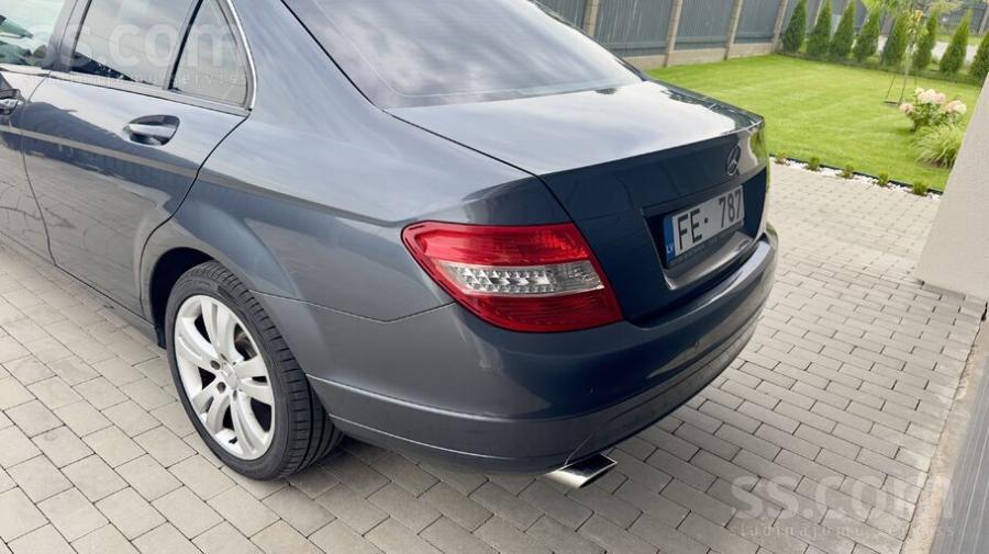 Pelēks Mercedes-Benz c-220 2010 Rīga, ar dzinēja tilpumu 2.10 L un nobraukumu 264 tūkst. km par 5600 €, foto 5 vietnē AUTOMOTO.COM.LV