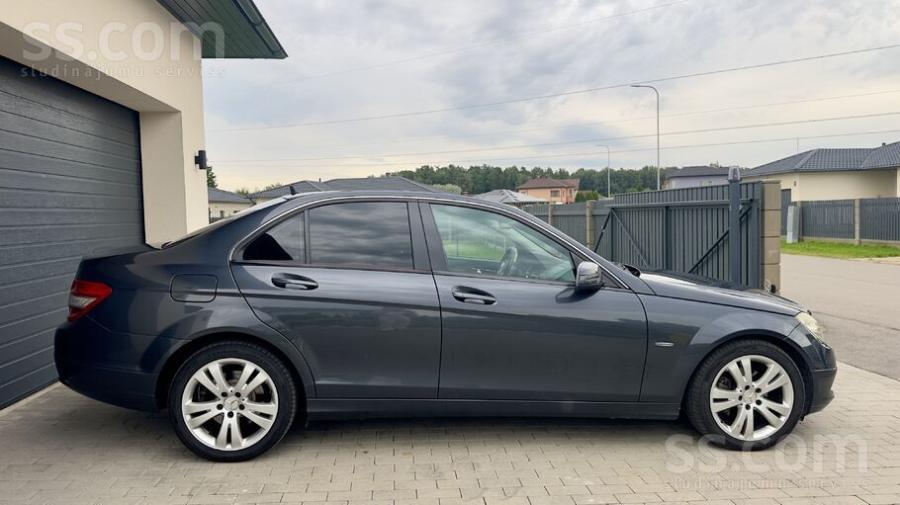 Pelēks Mercedes-Benz c-220 2010 Rīga, ar dzinēja tilpumu 2.10 L un nobraukumu 264 tūkst. km par 5600 €, foto 7 vietnē AUTOMOTO.COM.LV