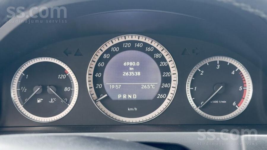 Pelēks Mercedes-Benz c-220 2010 Rīga, ar dzinēja tilpumu 2.10 L un nobraukumu 264 tūkst. km par 5600 €, foto 10 vietnē AUTOMOTO.COM.LV