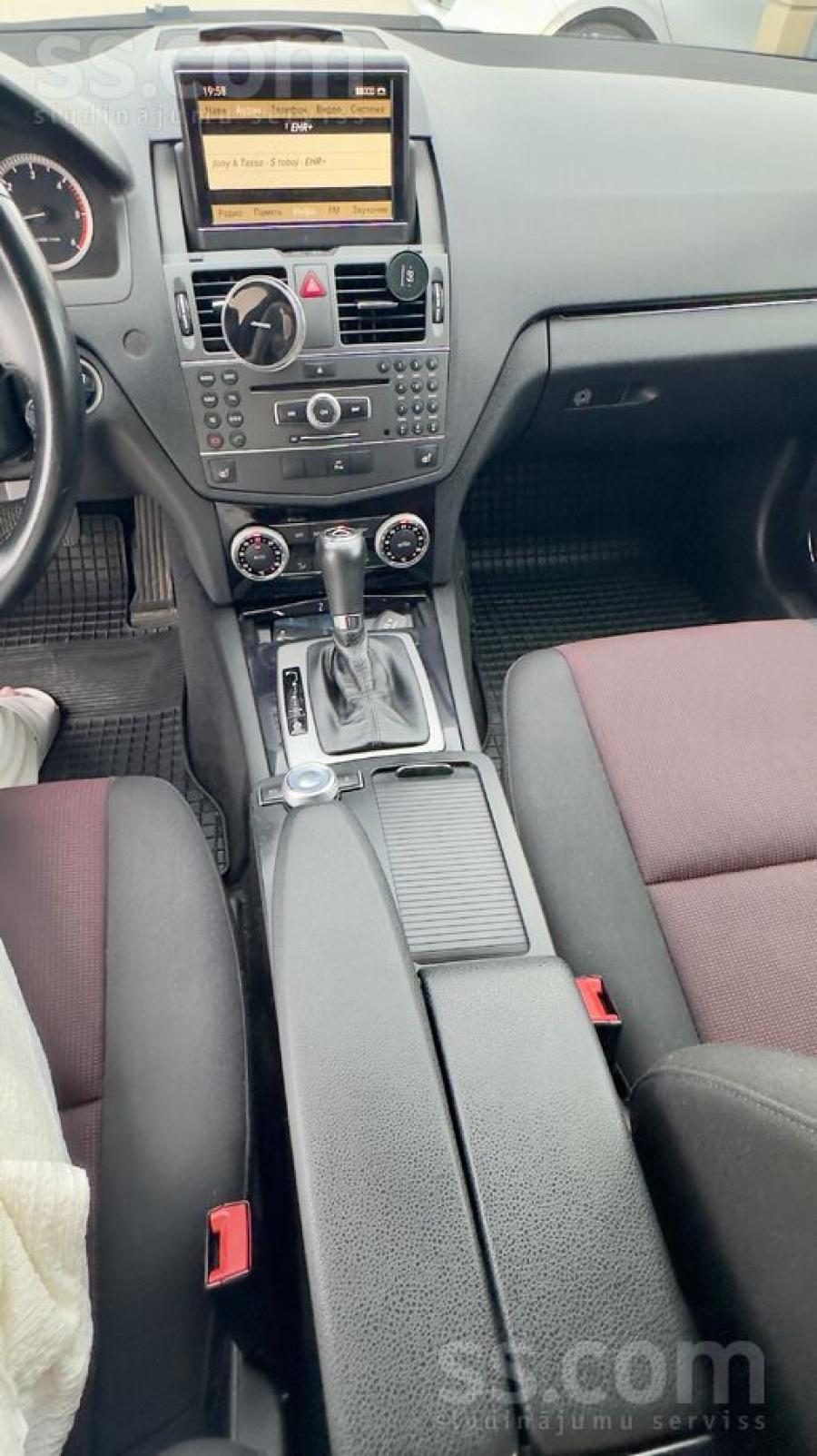 Pelēks Mercedes-Benz c-220 2010 Rīga, ar dzinēja tilpumu 2.10 L un nobraukumu 264 tūkst. km par 5600 €, foto 14 vietnē AUTOMOTO.COM.LV