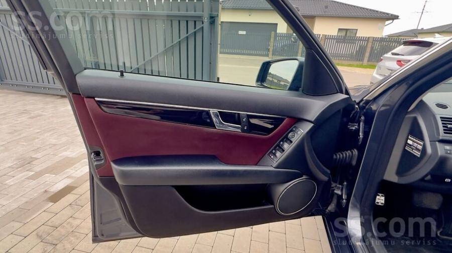Pelēks Mercedes-Benz c-220 2010 Rīga, ar dzinēja tilpumu 2.10 L un nobraukumu 264 tūkst. km par 5600 €, foto 15 vietnē AUTOMOTO.COM.LV