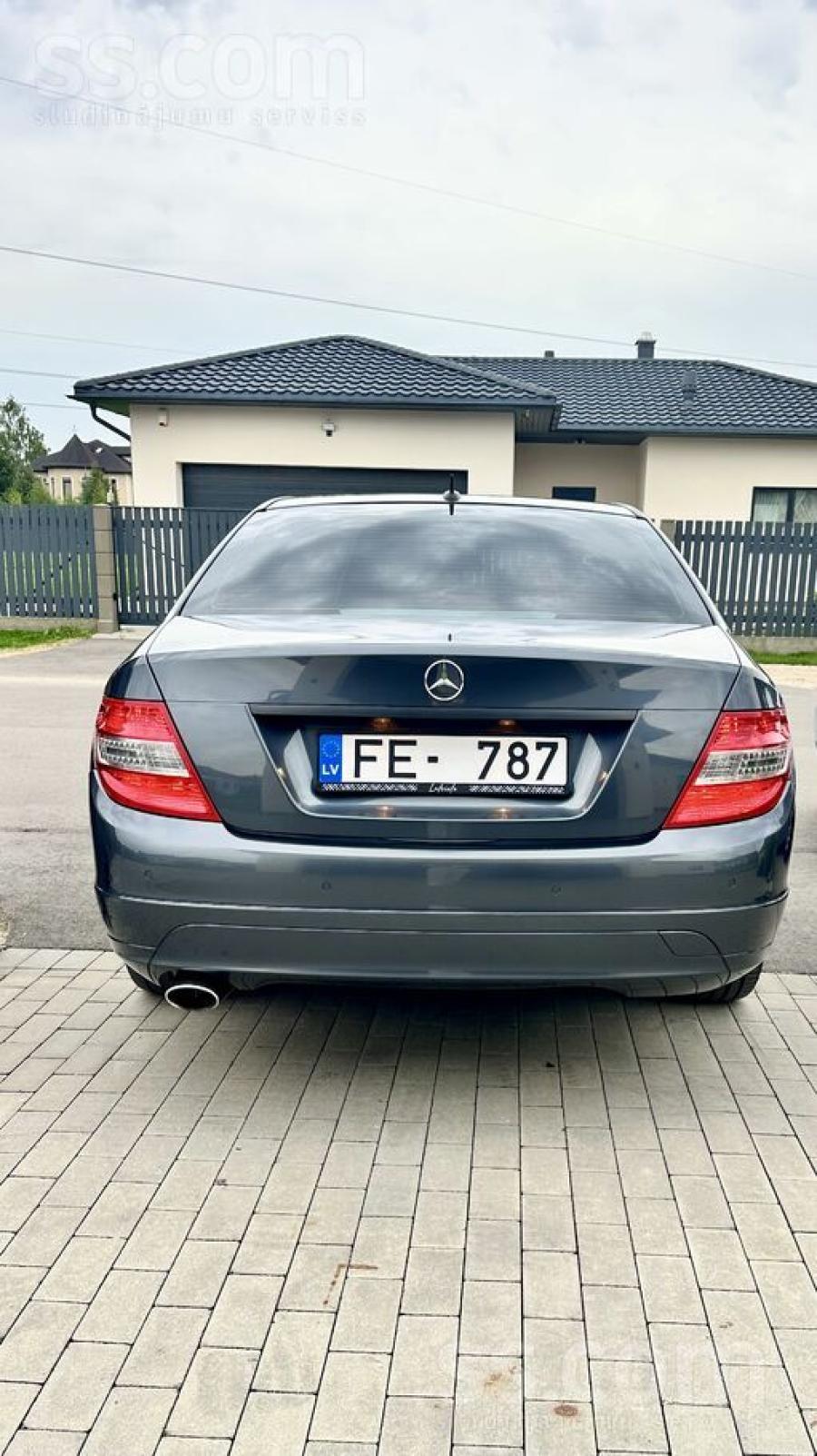 Pelēks Mercedes-Benz c-220 2010 Rīga, ar dzinēja tilpumu 2.10 L un nobraukumu 264 tūkst. km par 5600 €, foto 17 vietnē AUTOMOTO.COM.LV