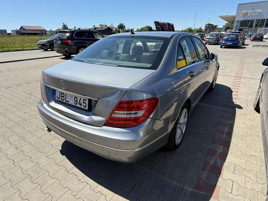 Grey Mercedes-Benz c-220 2012 in Kaunas, with an engine capacity of 2.14 L and mileage of 260 thousand km for 4900 €, photo 1 on AUTOMOTO.COM.LV