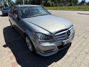Grey Mercedes-Benz c-220 2012 in Kaunas, with an engine capacity of 2.14 L and mileage of 260 thousand km for 4900 €, photo 6 on AUTOMOTO.COM.LV