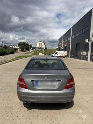 Pelēks Mercedes-Benz c-220 2012 Viļņa, ar dzinēja tilpumu 0.00 L un nobraukumu 351 tūkst. km par 5700 €, foto 5 vietnē AUTOMOTO.COM.LV