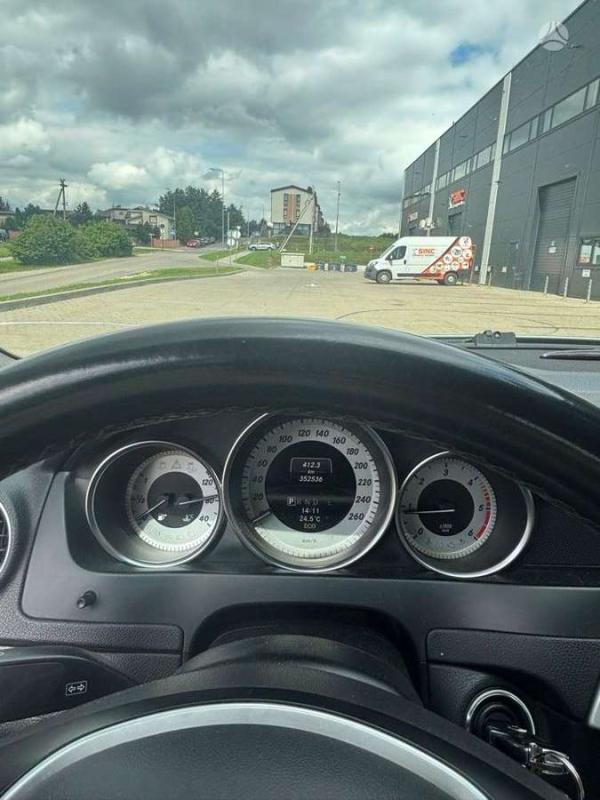 Grey Mercedes-Benz c-220 2012 in Vilnius, with an engine capacity of 0.00 L and mileage of 351 thousand km for 5700 €, photo 7 on AUTOMOTO.COM.LV