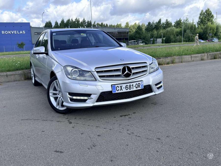 Grey Mercedes-Benz c-220 2013 in Panevezys, with an engine capacity of 2.14 L and mileage of 380 thousand km for 6990 €, photo 3 on AUTOMOTO.COM.LV
