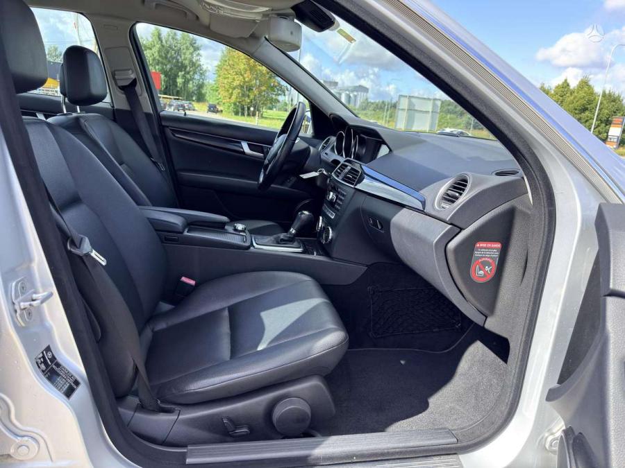 Grey Mercedes-Benz c-220 2013 in Panevezys, with an engine capacity of 2.14 L and mileage of 380 thousand km for 6990 €, photo 14 on AUTOMOTO.COM.LV