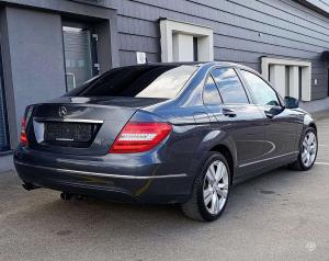 Pelēks Mercedes-Benz c-220 2013 Kauņa, ar dzinēja tilpumu 0.00 L un nobraukumu 263 tūkst. km par 5900 €, foto 5 vietnē AUTOMOTO.COM.LV