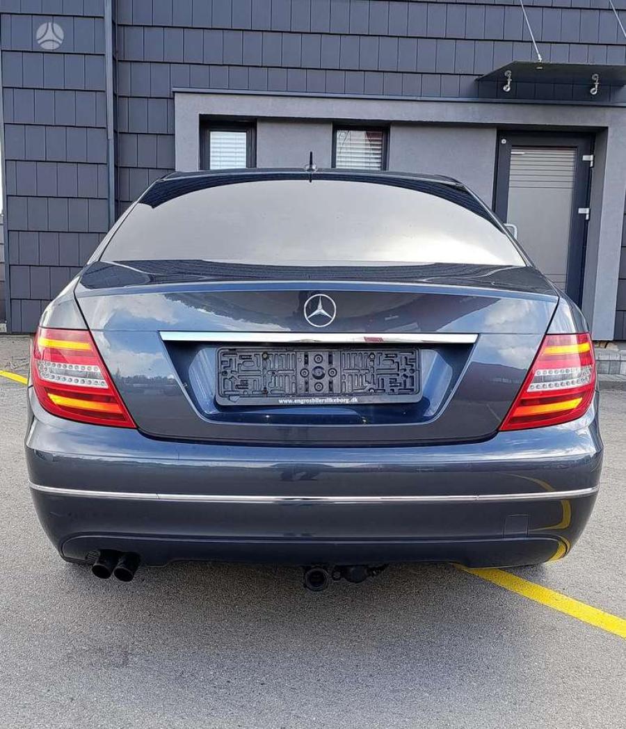 Pelēks Mercedes-Benz c-220 2013 Kauņa, ar dzinēja tilpumu 0.00 L un nobraukumu 263 tūkst. km par 5900 €, foto 6 vietnē AUTOMOTO.COM.LV