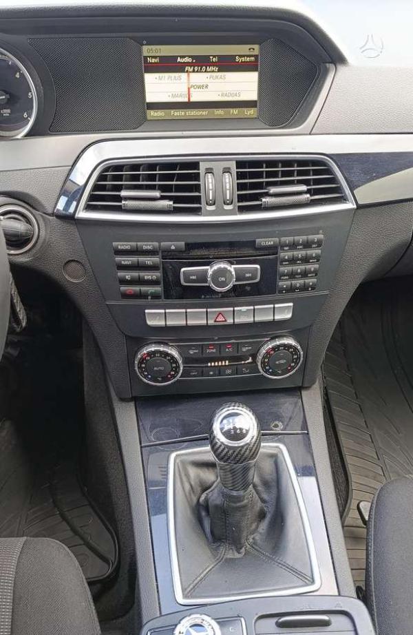 Pelēks Mercedes-Benz c-220 2013 Kauņa, ar dzinēja tilpumu 0.00 L un nobraukumu 263 tūkst. km par 5900 €, foto 11 vietnē AUTOMOTO.COM.LV