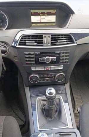 Pelēks Mercedes-Benz c-220 2013 Kauņa, ar dzinēja tilpumu 0.00 L un nobraukumu 263 tūkst. km par 5900 €, foto 11 vietnē AUTOMOTO.COM.LV