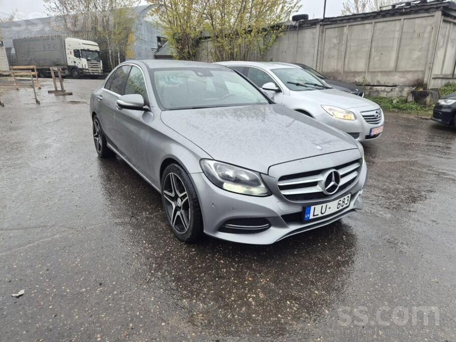 Pelēks Mercedes-Benz c-220 2014 Rīga, ar dzinēja tilpumu 2.20 L un nobraukumu 278 tūkst. km par 13990 €, foto 3 vietnē AUTOMOTO.COM.LV