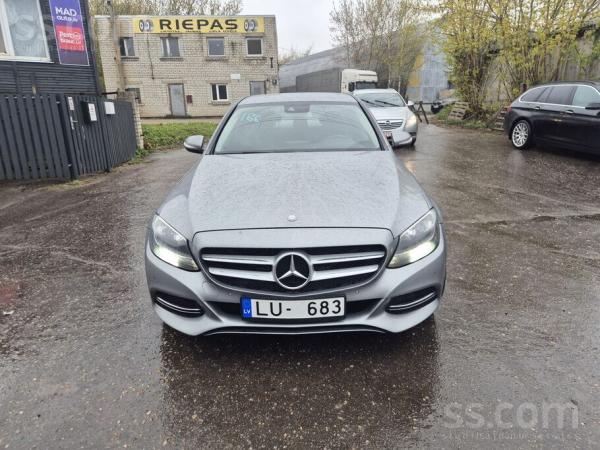 Pelēks Mercedes-Benz c-220 2014 Rīga, ar dzinēja tilpumu 2.20 L un nobraukumu 278 tūkst. km par 13990 €, foto 3 vietnē AUTOMOTO.COM.LV