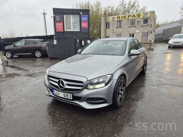 Pelēks Mercedes-Benz c-220 2014 Rīga, ar dzinēja tilpumu 2.20 L un nobraukumu 278 tūkst. km par 13990 €, foto 4 vietnē AUTOMOTO.COM.LV